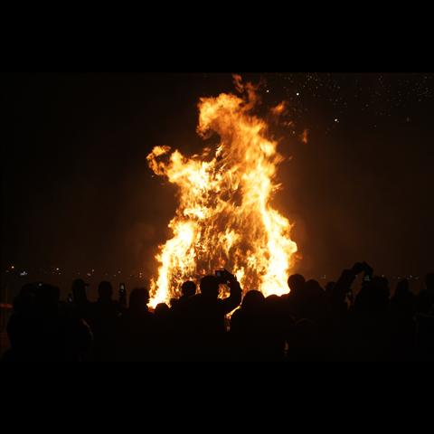Beach Bonfire Spat Gets Hot In Southern California | wfmynews2.com