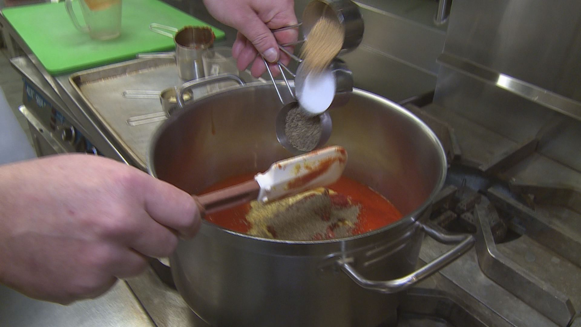 Restaurant Report Card Lesson: No Jewelry! | wfmynews2.com