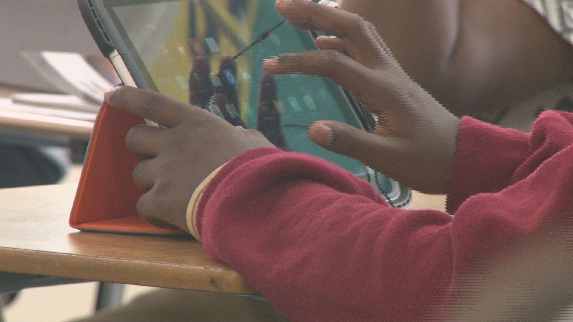 New Year Means New Tablets For GCS Middle Schoolers | wfmynews2.com