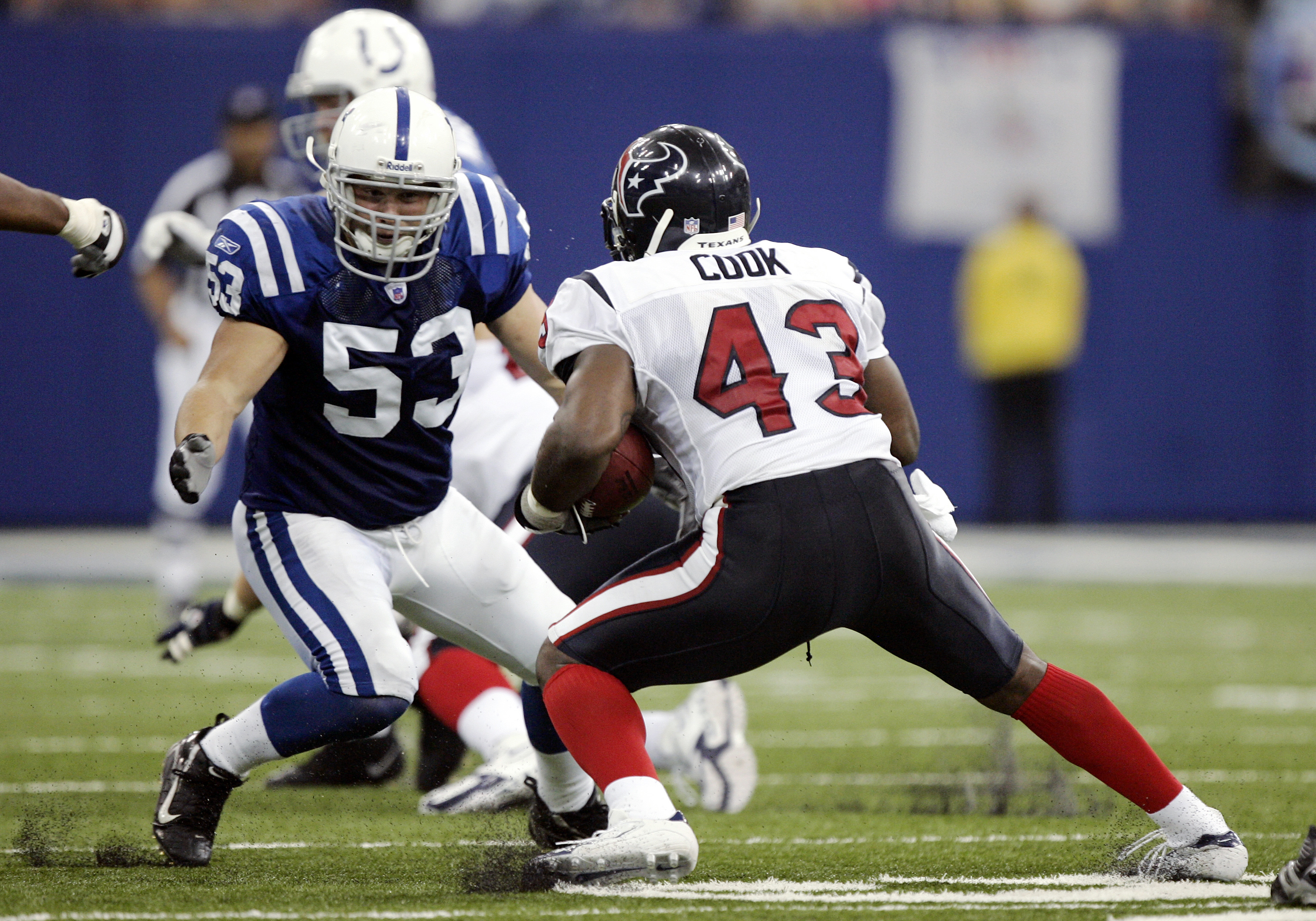 Former NFL Player Talks Bipolar Disorder In Greensboro | wfmynews2.com