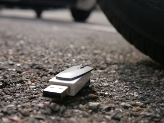 Don't Pick Up That Random USB Drive, It Could Be Bait | WFMYNEWS2.com